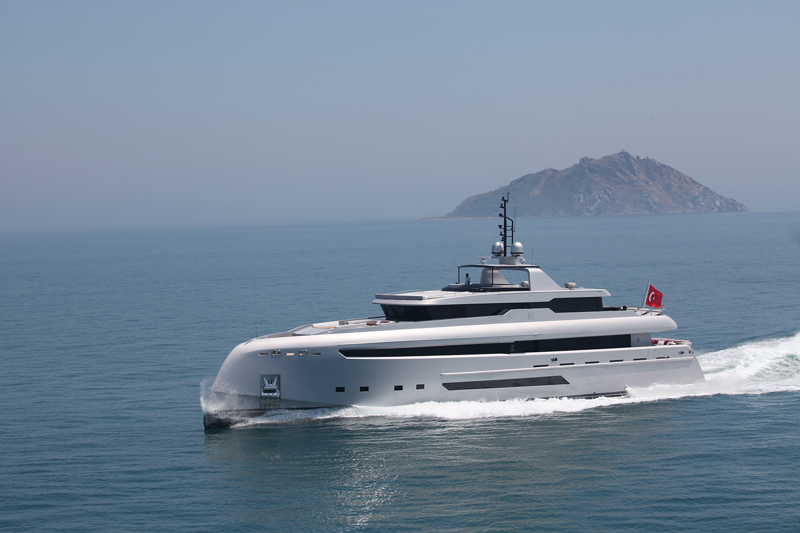 Project M - H2 Yacht Design